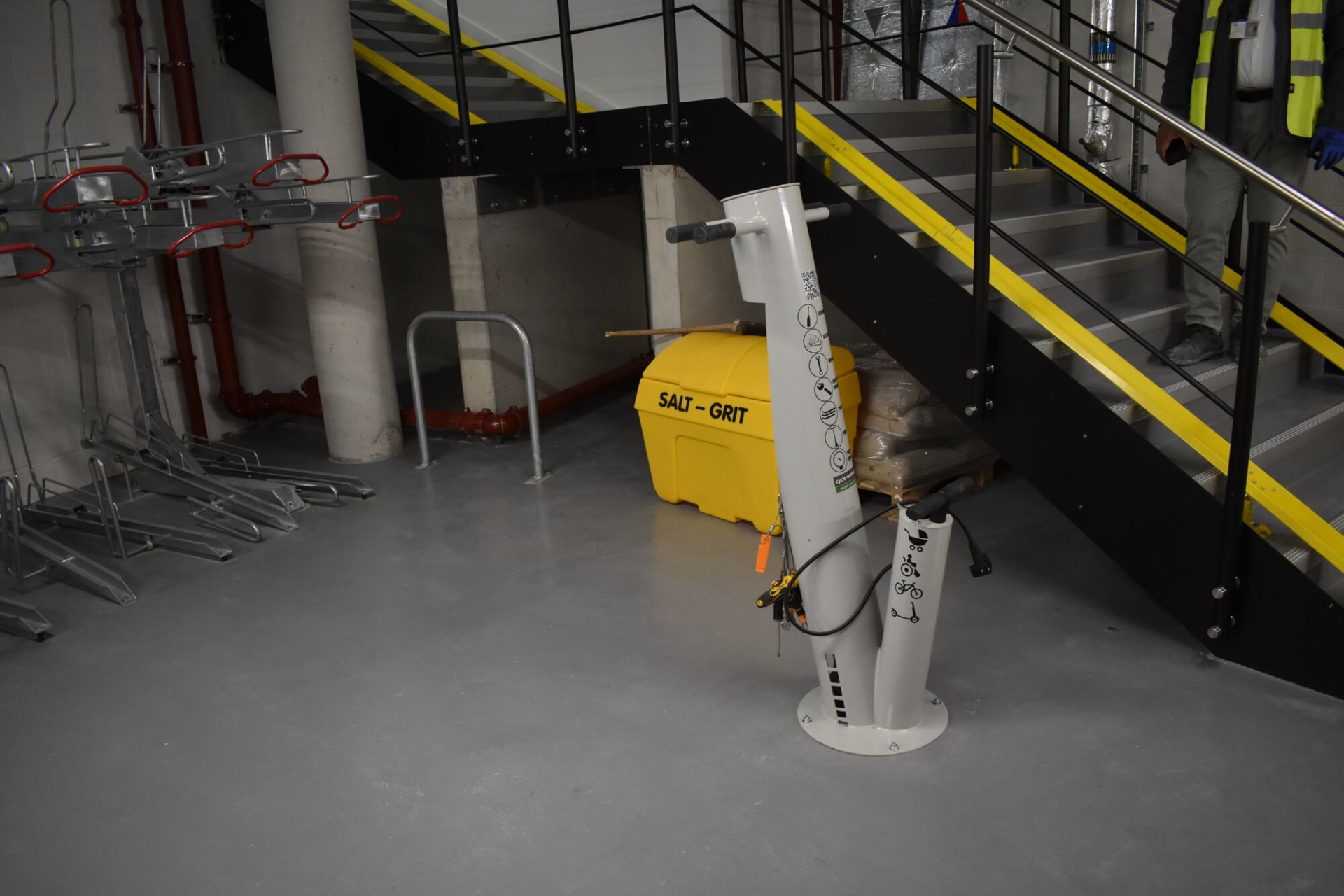 BIKE SERVICE STATION - Bike Systems